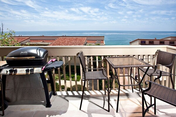 Paradise Found Panoramic Ocean Views From Every Room, Beach, Pool - Encinitas, CA