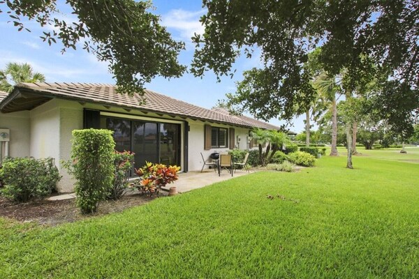 Hermosa Casa Recientemente Renovada Dentro De La Comunidad Nacional Pga Buscada - Palm Beach Gardens, FL