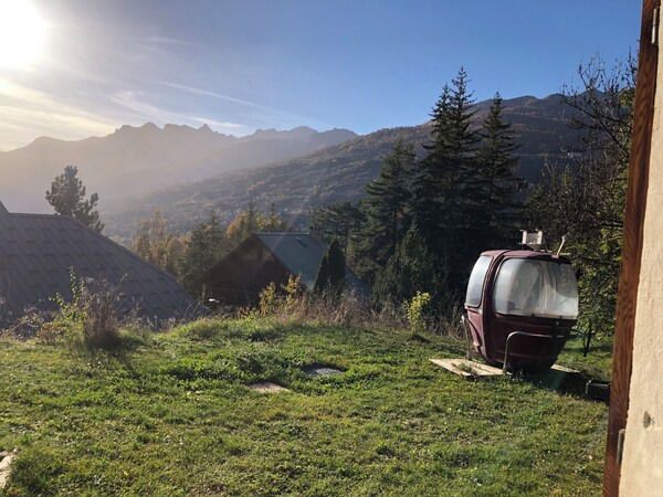 Chalet Tout Confort Baigné De Soleil - Montgenèvre