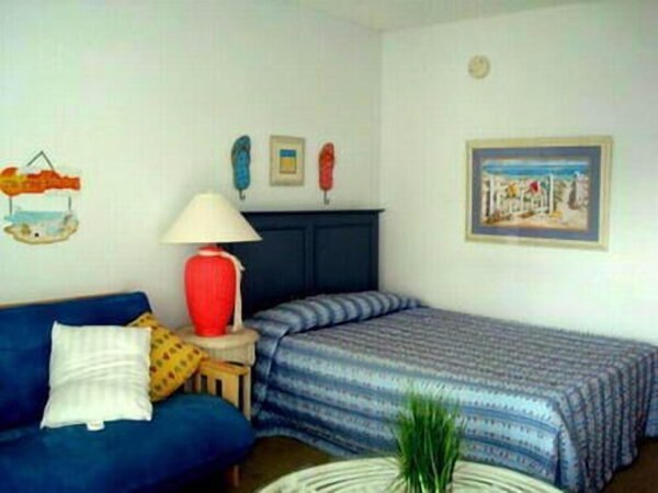 Professionally Decorated With In Ground Pool. 1 1/2 Blocks To The Beach, Boardwalk And Shopping. Assigned Off Street Parking!  Unit 307 - New Jersey