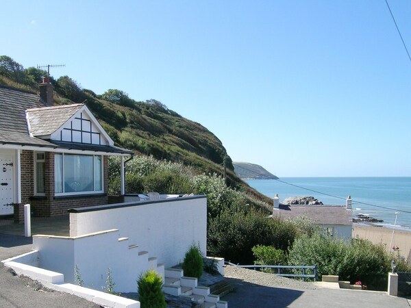 Delyn Aur, Pet Friendly, Country Holiday Cottage In Tresaith - Aberporth