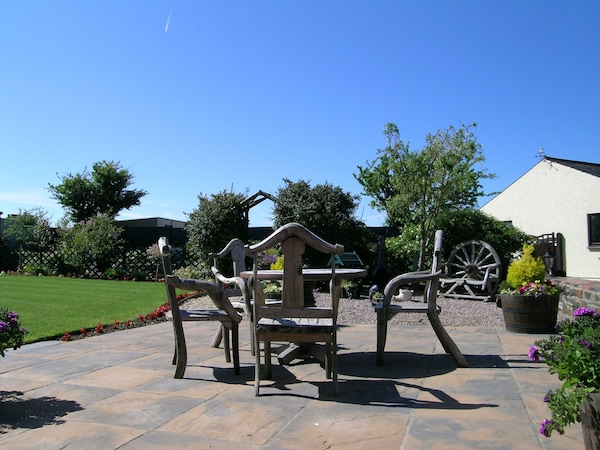 Y Stabl, Romantic, With Hot Tub In Fishguard - Fishguard