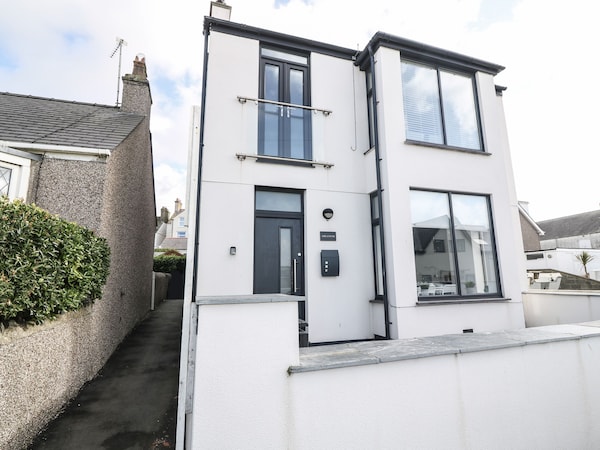 Arlanfor, Pet Friendly, Country Holiday Cottage In Rhosneigr - Rhosneigr