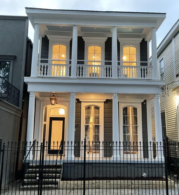 Canal St. Historic Mini-mansion - New Orleans, LA