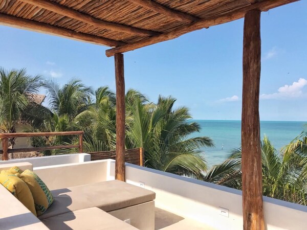 Casa Acacia - Stylish Beachfront Property - Isla Holbox