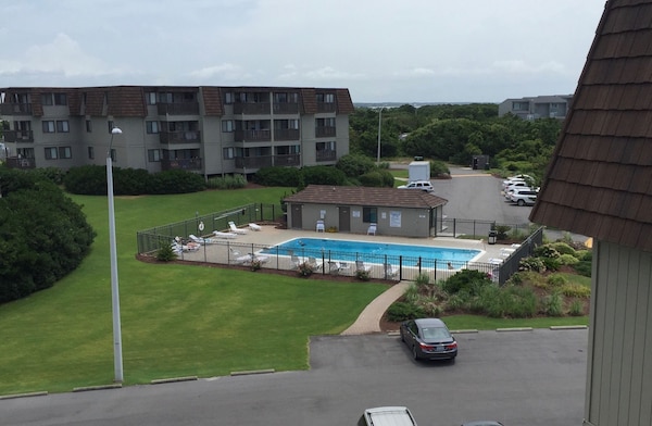 Beautiful Beach Condo With Ocean View And 2 Pools! - Harkers Island, NC