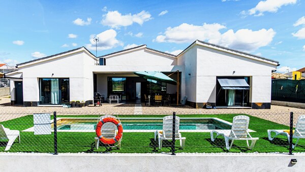 Casa Rural La Yesería,la Escapada Ideal Para Familias/amigos.piscina/bbc/relax - Sacedón