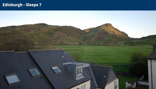 Apartment By Holyrood With Splendid Views - Edinburgh