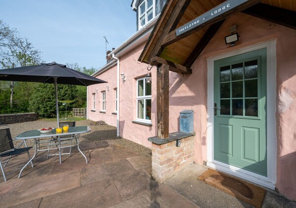 Trefloyne Lodge - Three Bedroom House, Sleeps 6 - Freshwater East