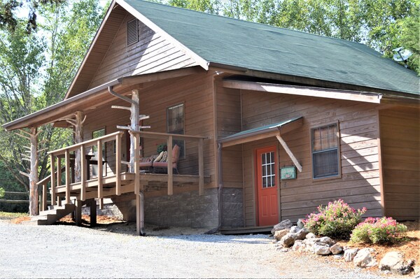 Beautiful River House That Sits On The Banks Of The White River, With Docks. - Mountain Home, AR