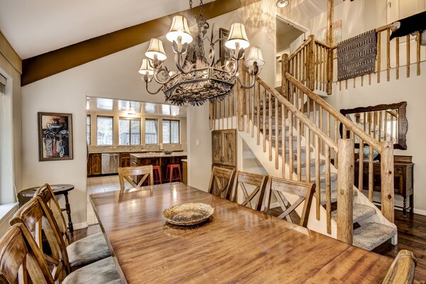 Eagle Creek Retreat | Park-like Setting, Hot Tub, Privacy, Guest House - Ruidoso, NM
