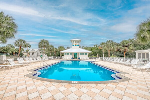 Classy Beach Home With Free Wifi, Full Kitchen, Beach Service, And Tiki Bar! - Laguna Beach, FL