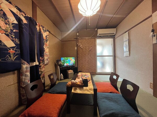 8 Minutes Walk From Sanjo Station 12 Minutes Walk / Kyoto Kyōto - Kyoto