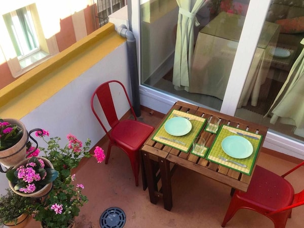 Eva Recommends Padre Marchena Terrace - Camas