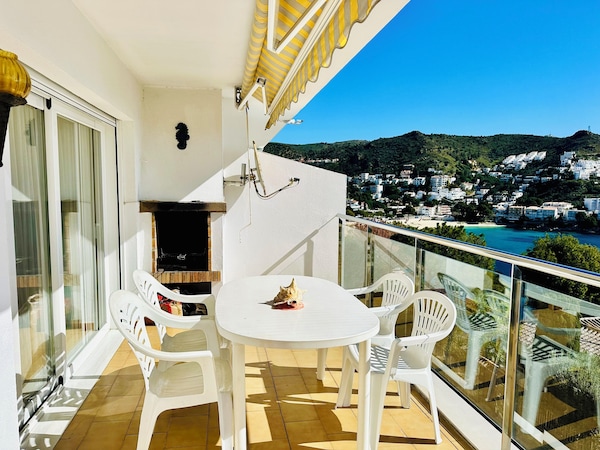 Sehr Gut Gelegen, In Der Nähe Des Strandes Der Bucht Von Canyelles Petites, Mit Fantastisc - Cadaqués