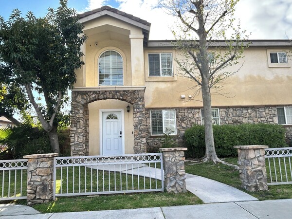 Master Bedroom Private Bathroom/pet Friendly/ Long Stays Welcome. - Arcadia