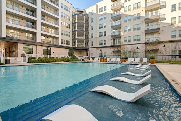 Kasa | Comfy Studio + Fast Wifi | Arlington - Gotham City, Arlington