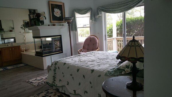 Larger First Floor Mirage Condo,  Take A Look!   Pet Friendly Too.   Sat To Sat - Corolla, NC