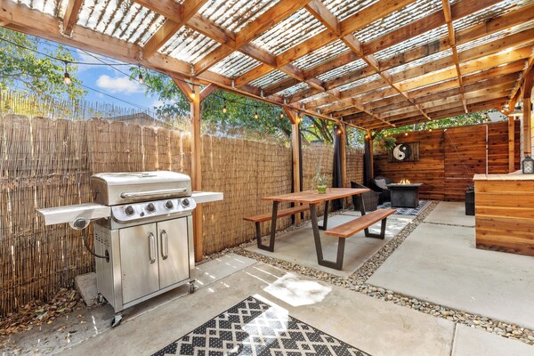 2 Br Zen Retreat + Full Kitchen, Outdoor Patio & Ev Charging In Old Folsom - El Dorado Hills, CA