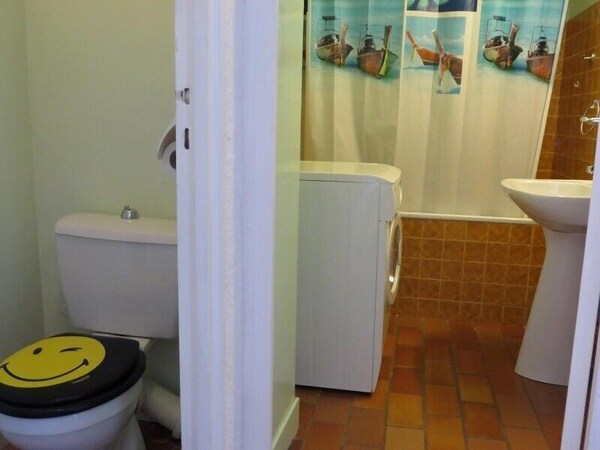 Appartement Avec Deux Chambres Face A La  Mer - Agde