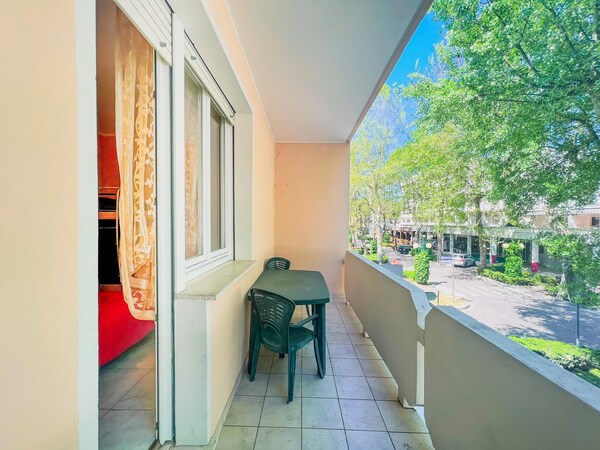 Bussola Tree-room Flat With Big Terrace A Few Steps Away From The Beach - Lignano Sabbiadoro
