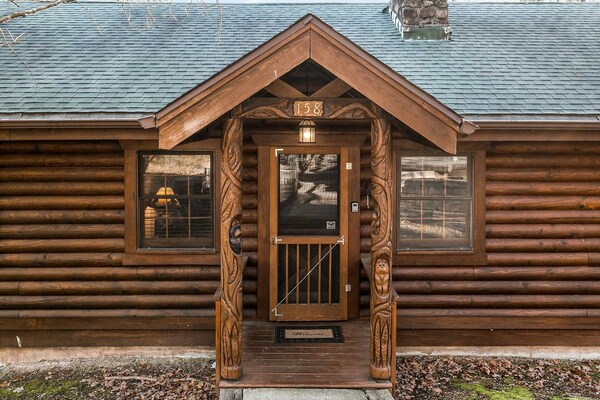 Incredible! Double King Suite Cabin, Located In Full-service Resort With Pools! | 158 - Rockaway Beach, MO