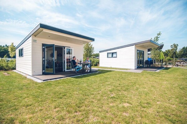 Ein Gemütlich Möbliertes Hotel-chalet Mit Einzimmerinterieur Und Boiler. - Nijkerk