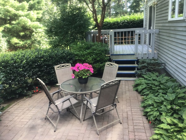 Private Comfortable Home Close To Local Beaches. - Rhode Island