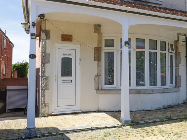 Hill View, Pet Friendly In Swanage - Corfe Castle