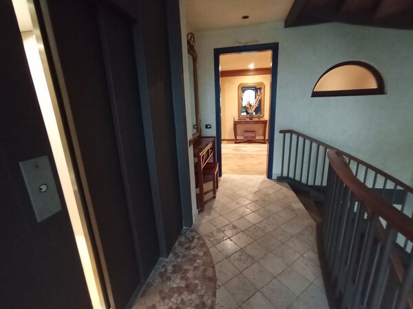 Questa Elegante Villa Offre Camere Perfetto Per Viaggi Di Lavoro O Di Coppia - Carpi