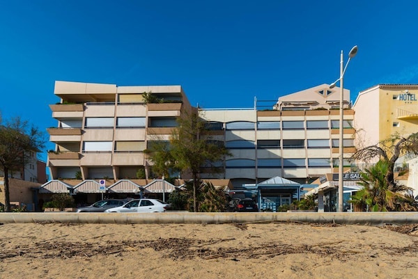 Le Lavandou, Nice One-bedroom To Rent For 4 People, Seaview, Steps From The Beach - 博爾默勒米莫薩