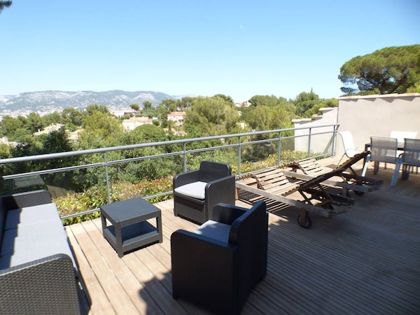 Terrace With Astonishing Sea View, 4 Bedrooms, Air Conditioning, Petanque Ground, - Tolone