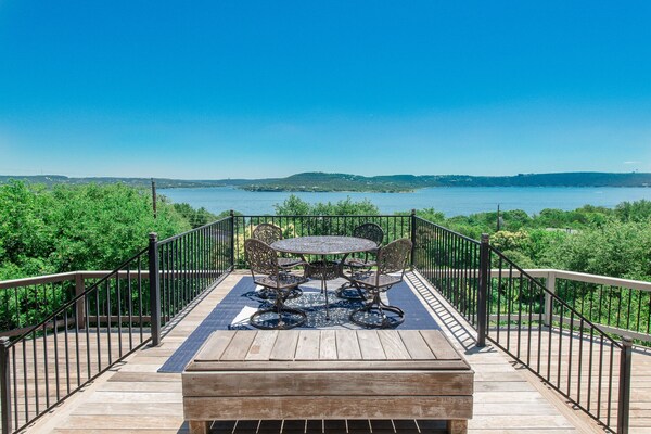 Large Home, Lake Views, Grill, Pool Table, Hot Tub - Texas