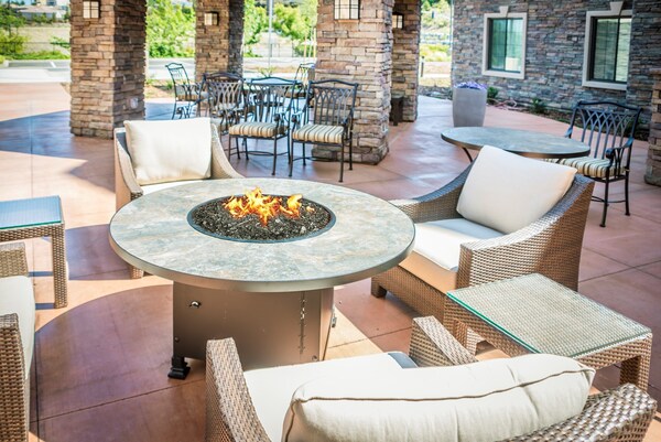 Close To Folsom Lake! Comfortable Studio Suite | Complimentary Breakfast - El Dorado Hills