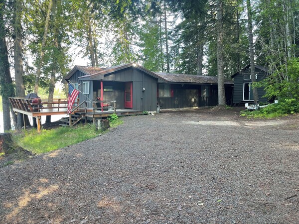 Cavanaugh Bay Priest Lake Beachfront W Dock, East Shore Family Get Away - Priest Lake State Park, Coolin