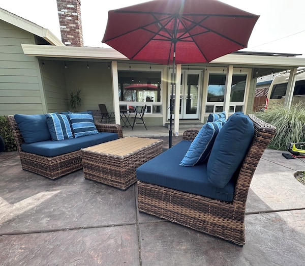 Beautiful 3bdr/1bth Open Plan Home Safe & Walkable Sacramento Neighborhood - Sacramento, CA