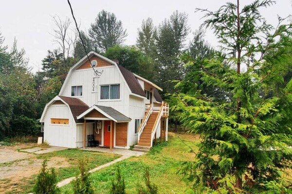 Updated  Farm Style Apt.  W/ Loft Minutes From Airport And Seattle - Kent, WA