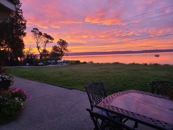 Indoor Pool W/ Amazing Waterfront Views & Hot Tub - Whidbey Island, WA
