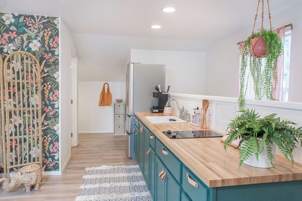 Boho Chic Retreat W/patio In N. Austin - Austin, TX