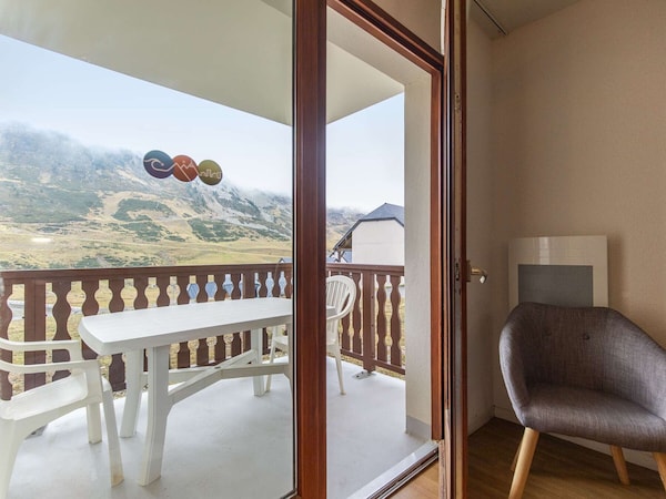 Charmant T2 Pour 6 Avec Terrasse, Piscine Couverte Et Parking à Bagnères-de-bigorre - Lac de Caderolles