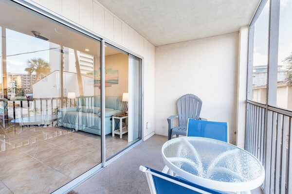 Unit 142 - 1 Bedroom 1 1/2 Bathroom Club Side Interior Condomimium - Siesta Key, FL