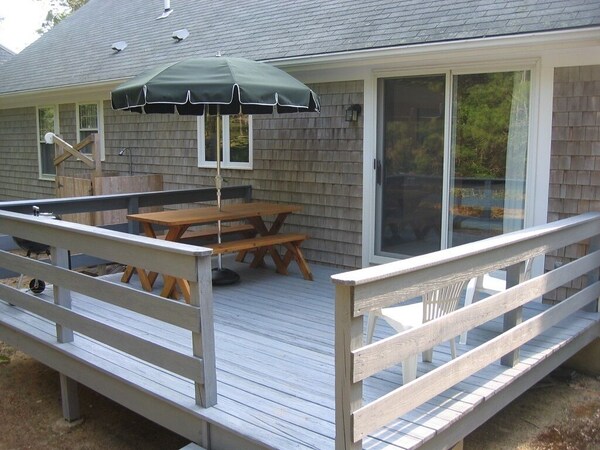 Cozy Cottage In Delightful Country Side Neighborhood! - Orleans, MA