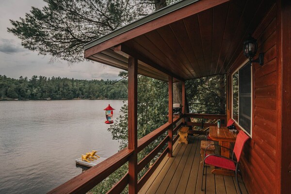 Lakefront Cottage. Canoe+kayak+paddle Board - Long Lake, NY