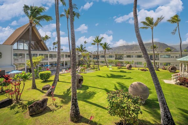 Lovely Family & Friends Hawaii Getaway | Two Spacious Rooms W/ Outdoor Pool - Kahului, HI
