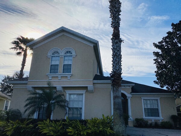 Four Bed, Four Bath Towerlakes Pool Home With Game Room - Davenport, FL