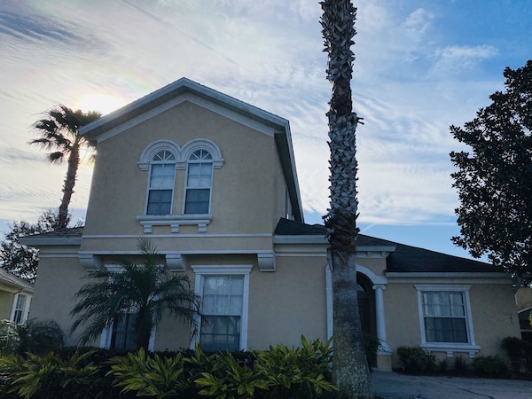Four Bed, Four Bath Towerlakes Pool Home With Game Room - Davenport, FL