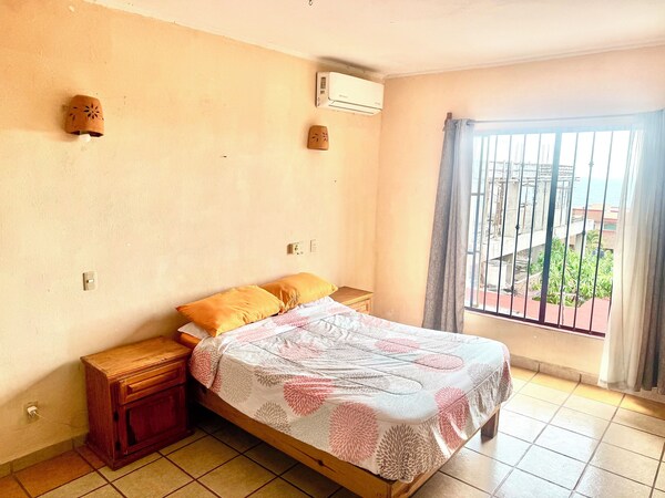 Downtown Apartment With Terrace & Ocean View - Conchas Chinas