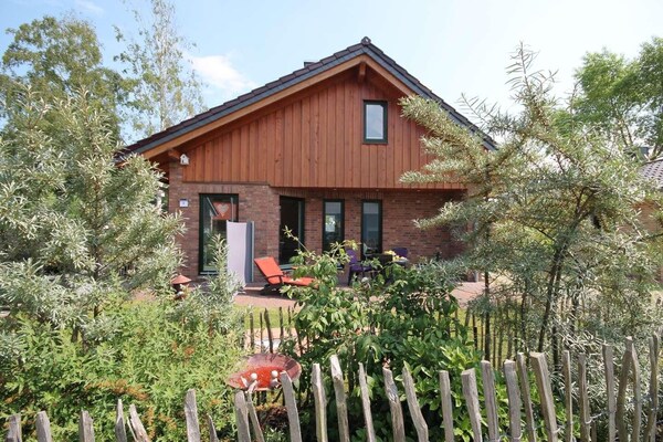 Großzügiges 8-personen-ferienhaus Mit Sauna, Kamin Und Garten In Strandnähe - Neustadt in Holstein