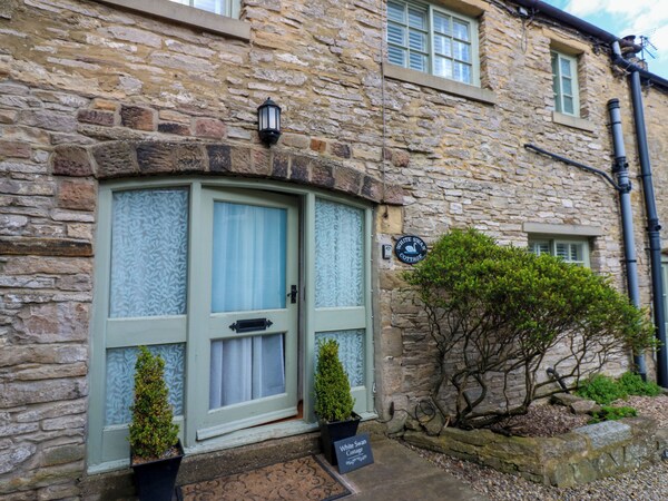 White Swan Cottage, Family Friendly, With Open Fire In Middleham - Leyburn
