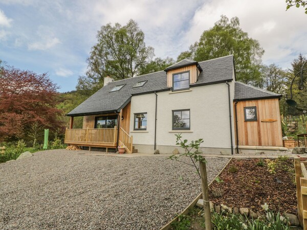 Fois House, Pet Friendly, Character Holiday Cottage In Callander - Loch Katrine